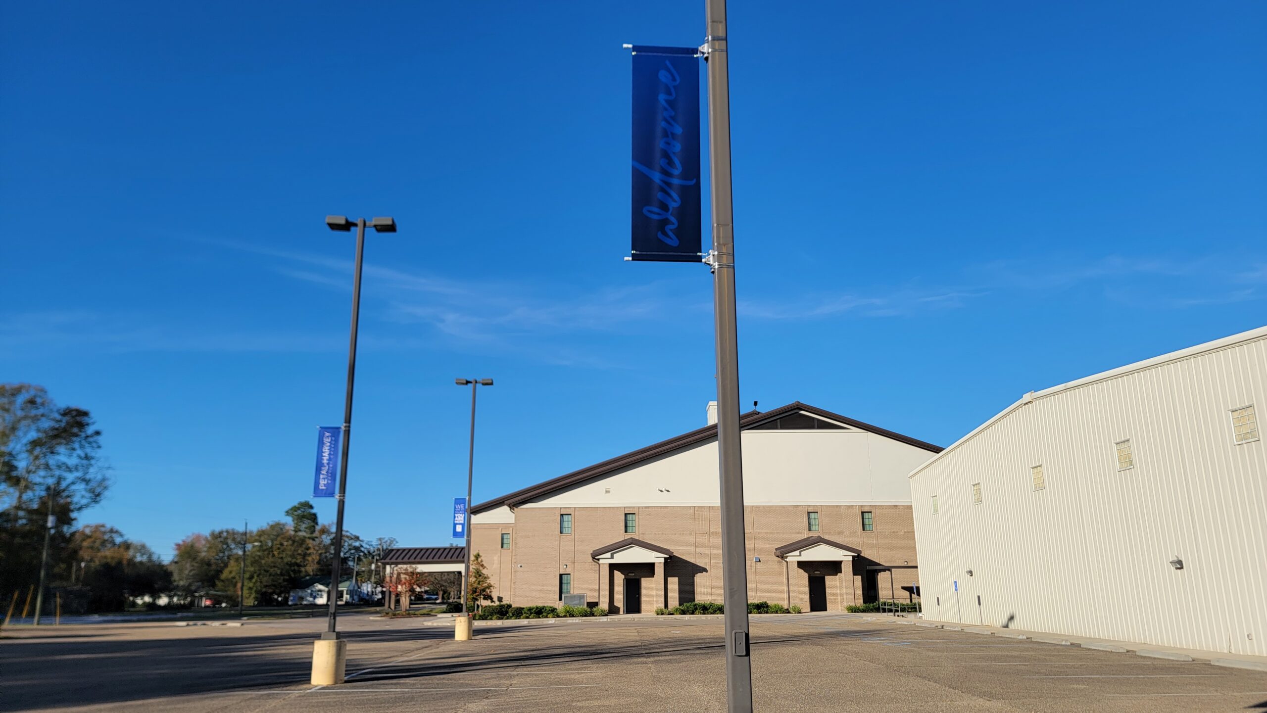 Petal-Harvey Directional Signage and Pole Banners - Compel Graphics ...
